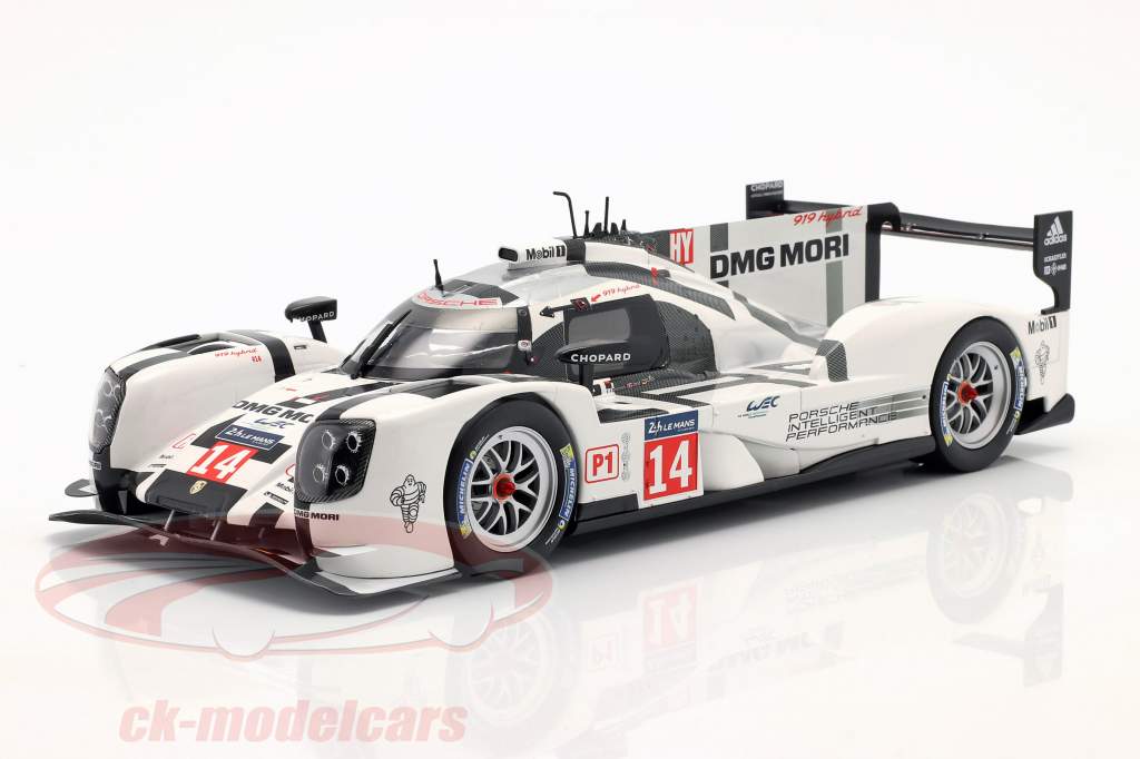 LMP1-entry by Porsche captured in scale 1:18 thanks to Ixo